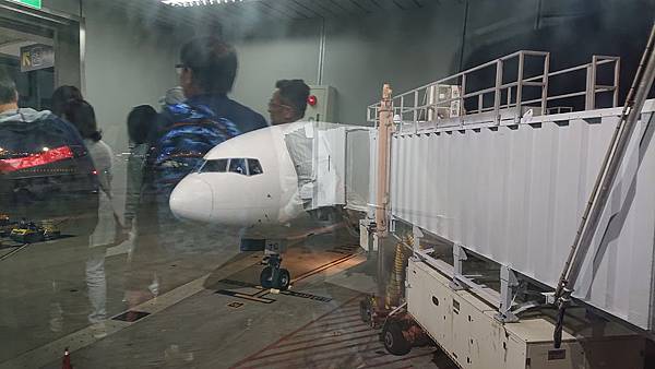 【飛行紀錄】日本航空 JL99 東京羽田-台北松山 B777-200ER – Shinny 日常