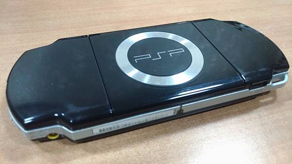 【主機收藏】PSP PlayStation Portable 2007 鋼琴黑 - a2462365的創作 - 巴哈姆特