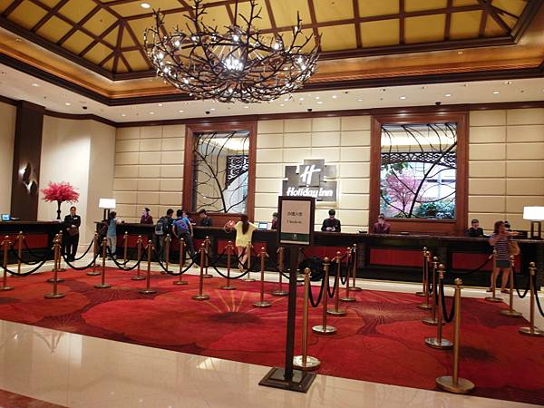 「澳門自由行」金沙城中心假日酒店 (房型介紹&飯店環境篇)－♡粉紅世界，紫色熊熊♡｜痞客邦