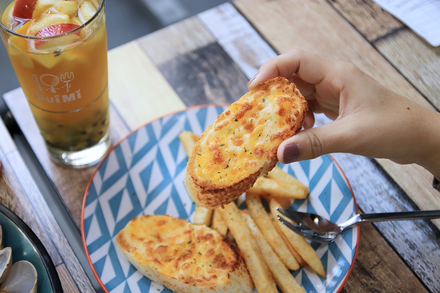 台中逢甲｜瑰覓Gui Mi：浮誇系義大利麵！火龍果鹹蛋九層塔居然都成了主角～-輕旅行