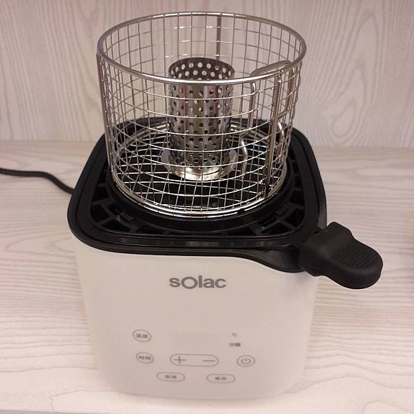 西班牙sOlac氣炸鍋SAF-701W~氣炸/煎烤2合一｜小琪 | 媽咪拜MamiBuy