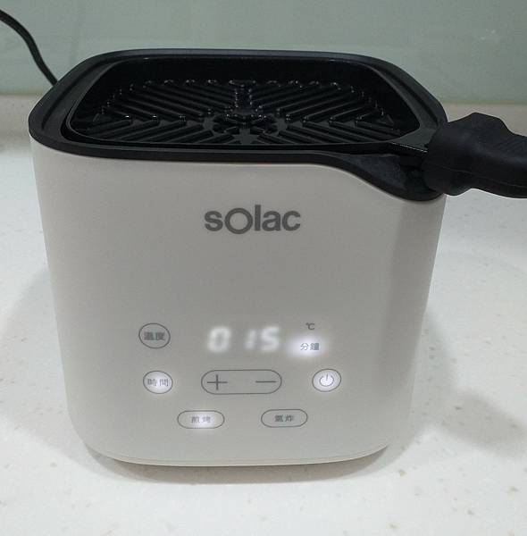 西班牙sOlac氣炸鍋SAF-701W~氣炸/煎烤2合一｜小琪 | 媽咪拜MamiBuy