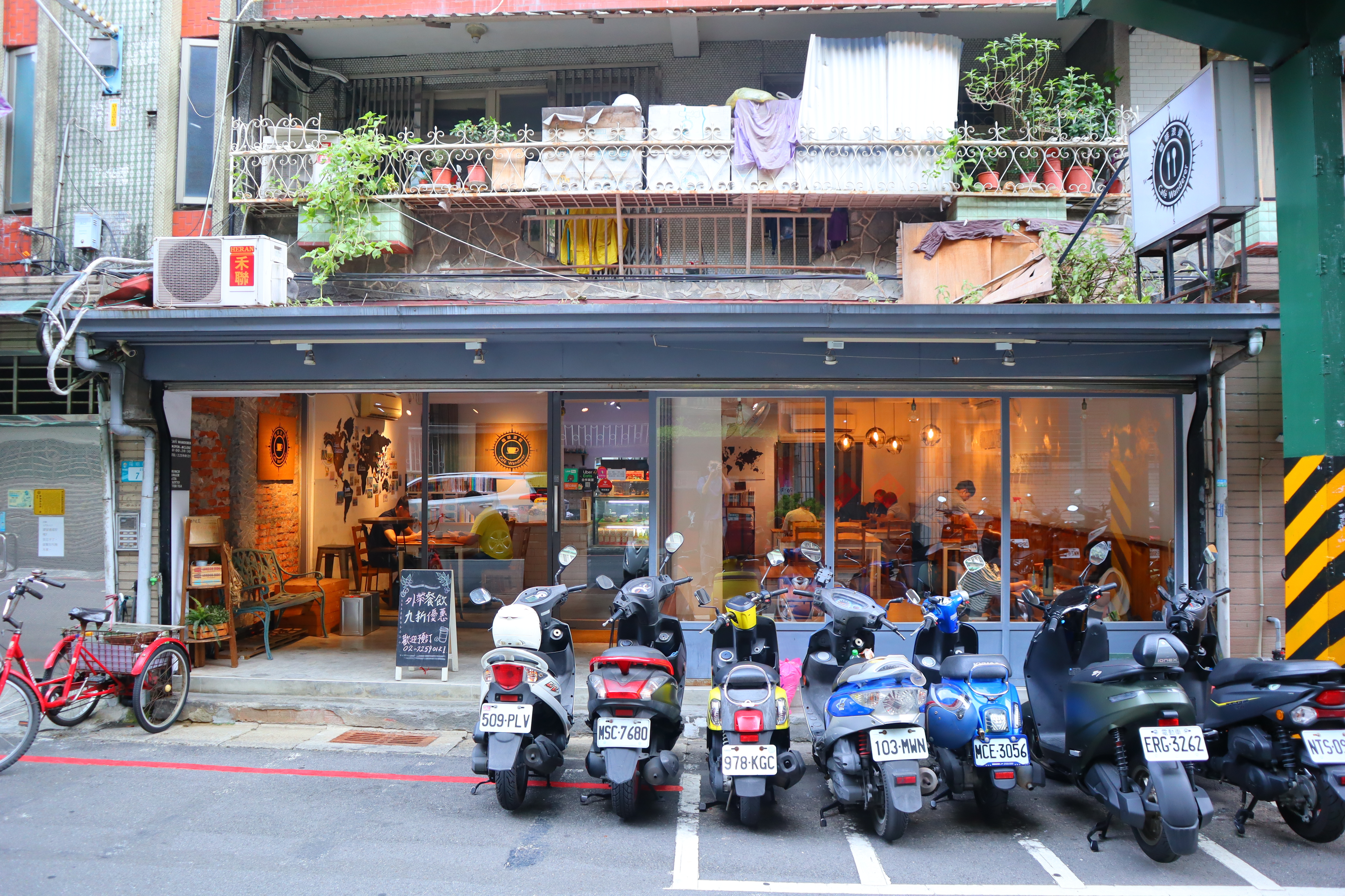 新北｜Café Wanderer咖啡浪遊：近捷運新埔站悠閒早午餐、下午茶，份量飽足、平日用餐不限時-輕旅行