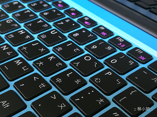 電力續航長達 10 小時的繽紛筆電！AVITA LIBER 13.3 吋 14 吋指紋辨識筆記型電腦開箱 - AVITA LIBER 13.3 ...