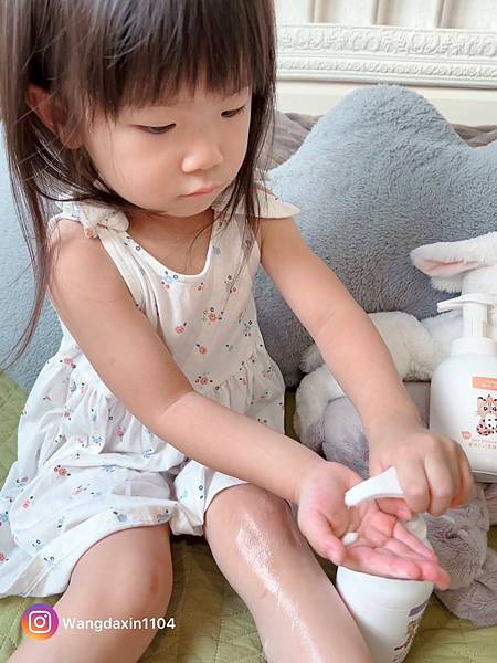 寶貝沐浴二合一的新選擇｜粹新肌密NeoCode｜孩好有你系列｜大芯媽咪 | 媽咪拜MamiBuy