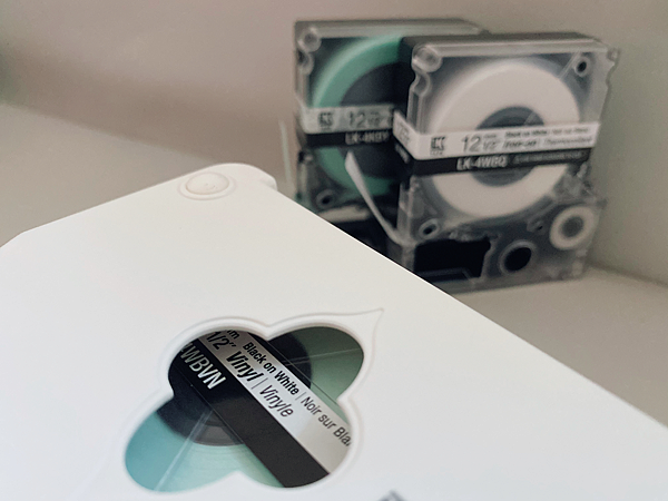 團購：Epson標籤機每月79入手～貼紙、衣物印、開學名條｜雙胞胎女孩DoRe＋Fa弟＝奴爸奴媽 | 媽咪拜MamiBuy