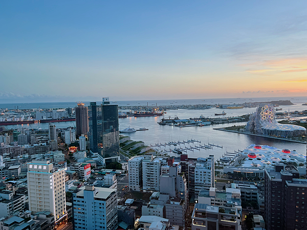 團購:高雄漢來萌翻全台唯一三麗鷗主題房，還有港景房4XXX｜雙胞胎女孩DoRe＋Fa弟＝奴爸奴媽 | 媽咪拜MamiBuy