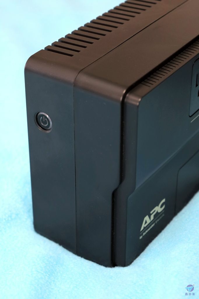 全台停電救星推薦APC EASY UPS BV650-TW開箱 在線互動式不斷電系統評測評價 AVR APC by Schneider ...