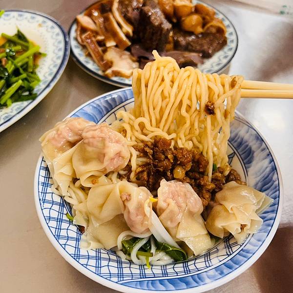 夢時代附近必吃麵店 - 前鎮老店QQ麵