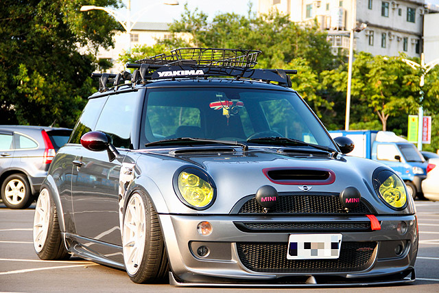 Stretch stance: BMW Mini Cooper S JCW (R53)－毒舌痞子的五四三日記｜痞客邦