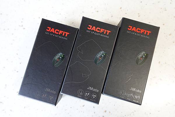 在家也能進行的親子運動娛樂－JMate拳擊運動智慧手環｜Poppy | 媽咪拜MamiBuy