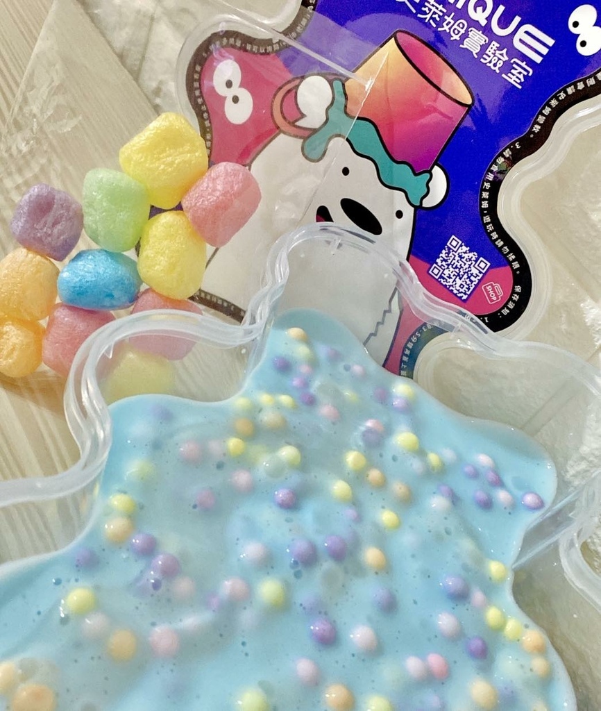 ﹝吳洋洋與吳淇淇的伍肆參﹞洋洋化身為小小科學家！準備來做實驗｜UNIQUE史萊姆實驗室 | 媽咪拜MamiBuy