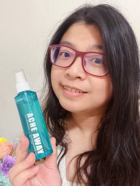 抗痘大挑戰-一噴淨膚不留荳就靠Laglow淨痘美體噴霧｜秀秀|鼠兔林寶 | 媽咪拜MamiBuy