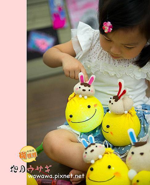 中秋節活動，親子來玩『抱月兔』襪娃娃手作！（免縫襪娃娃 中秋 diy材料包 賞月 月亮 moom 兔子 rabbit 原創設計 簡單上手 親子 ...