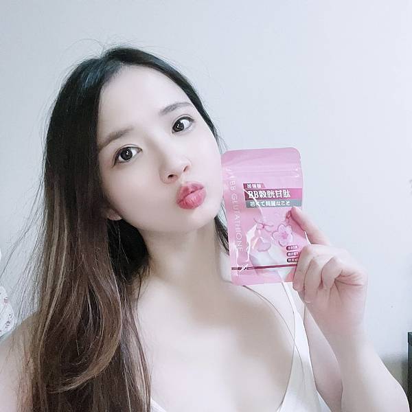 日濢Tsuie評價-加強版BB穀胱甘肽、極潤無瑕膠囊｜小護士萌妹 | 媽咪拜MamiBuy